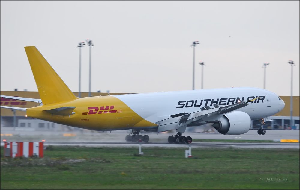 SOUTHERN AIR Boeing 777F New DHL Livery Foto & Bild | luftfahrt ...
