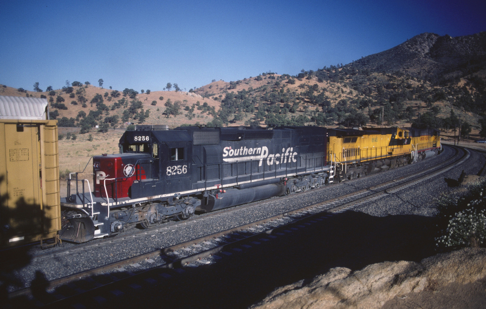 Southern Pacific Tunnel Engine EMD SD40-2T SP#8256, GE 8-40CW C&NW#8645 Foto & Bild | dampf ...
