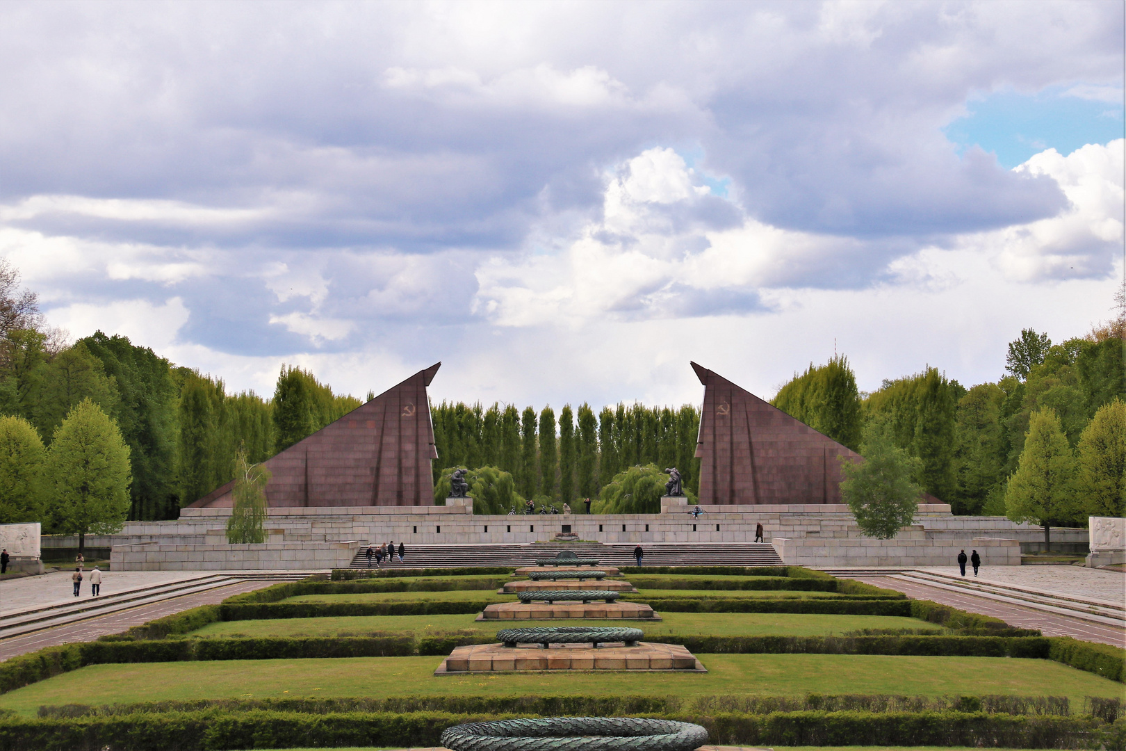 Sowjetisches Ehrenmal Treptower Park Foto & Bild | park, world, soldat ...