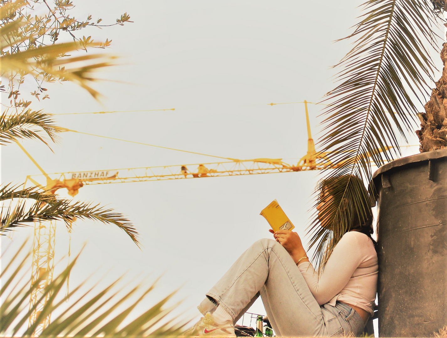 Spannend, dieses Handbuch ... Foto & Bild | erwachsene menschen ...