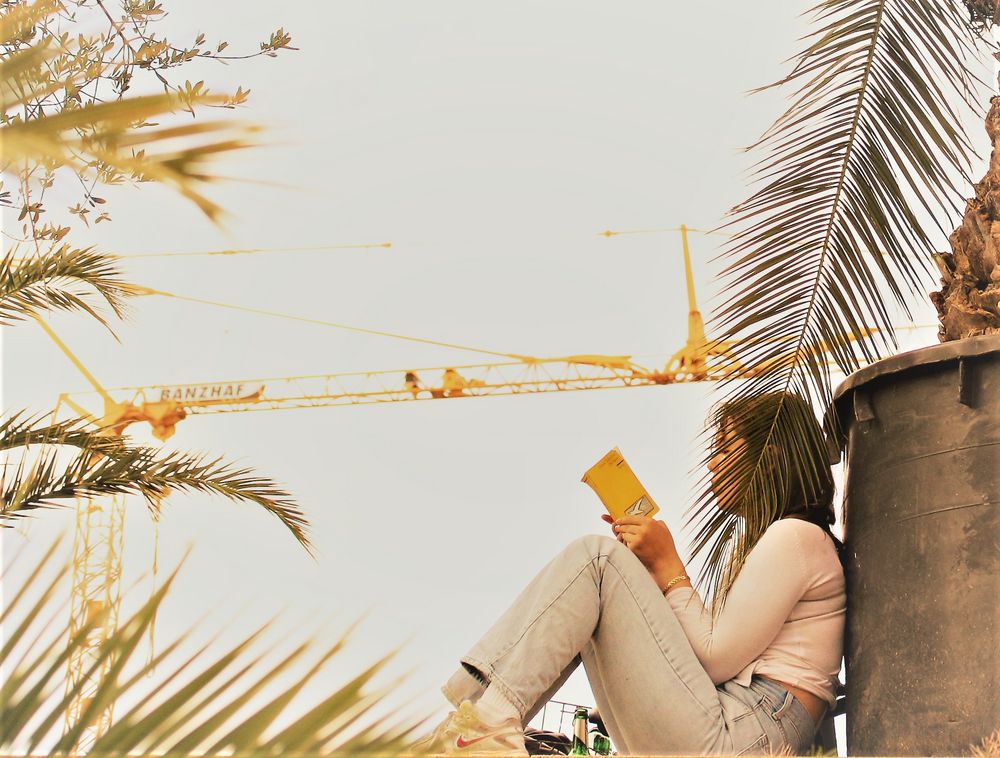 Spannend, dieses Handbuch ... Foto & Bild | erwachsene menschen ...