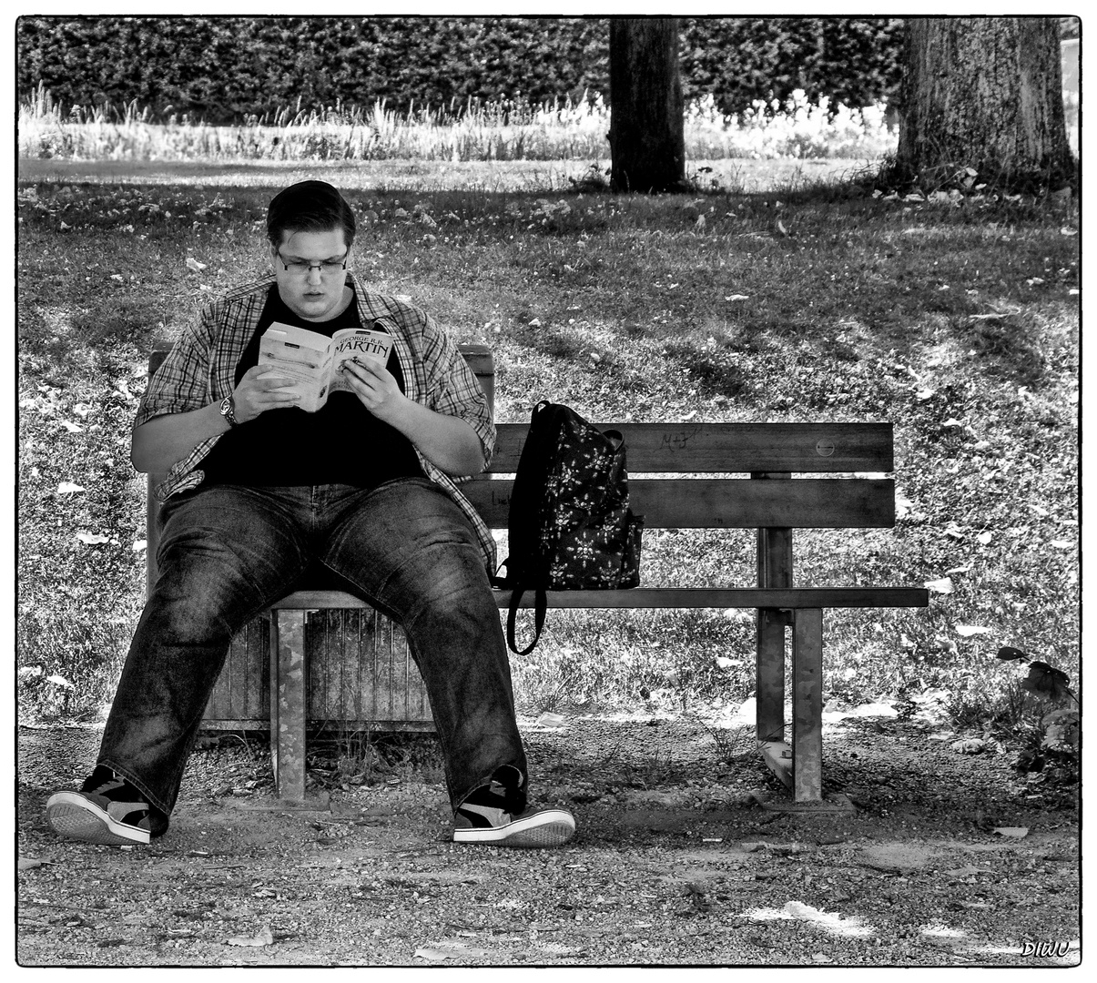 ...spannende Lektüre! Foto & Bild | streetfotografie mit menschen, menschen Bilder auf fotocommunity