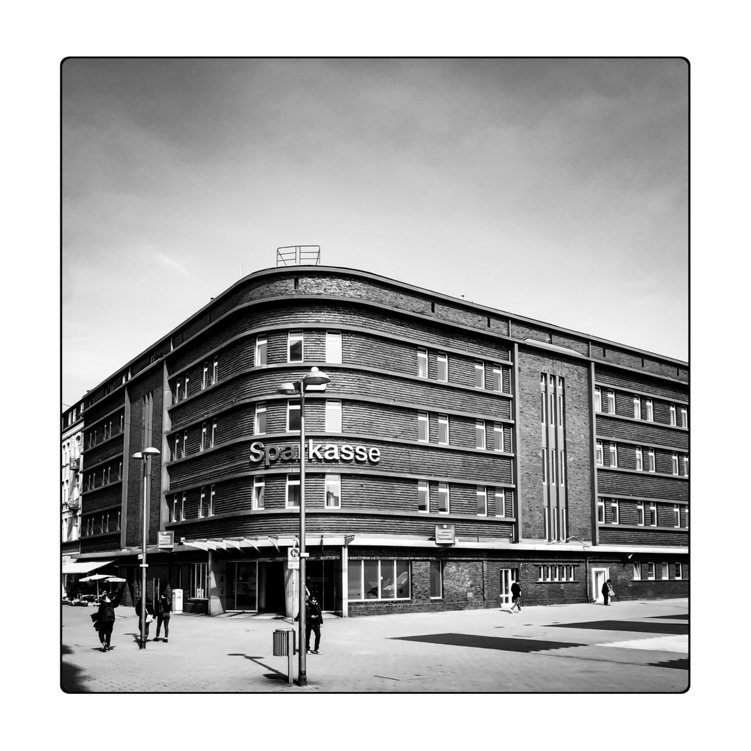 - Sparkasse - Foto & Bild | art, bw, street Bilder auf fotocommunity