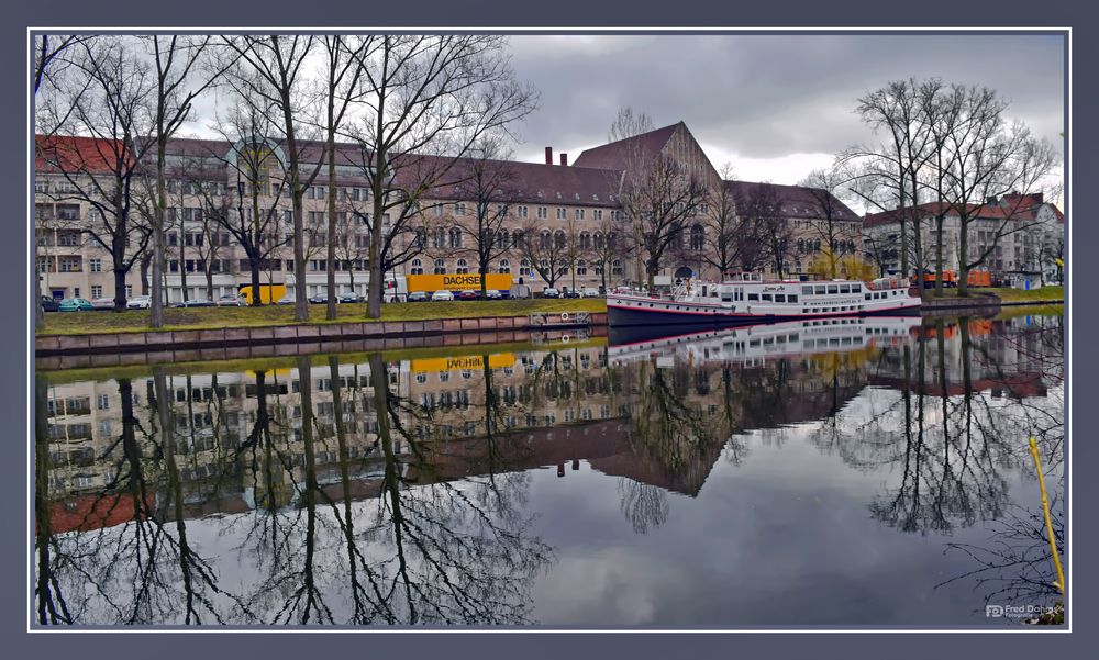 Spaziergang entlang der Spree Foto & Bild | deutschland, europe, berlin ... Spaziergang entlang der Spree Foto & Bild | deutschland, europe, berlin ...