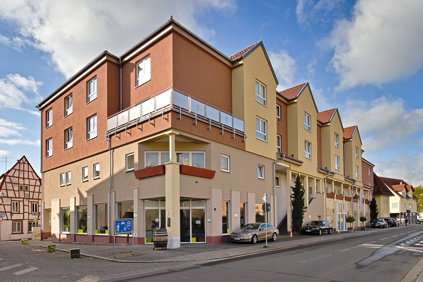 Spaziergang in Alzey an einem schönen Morgen im April Foto & Bild ...