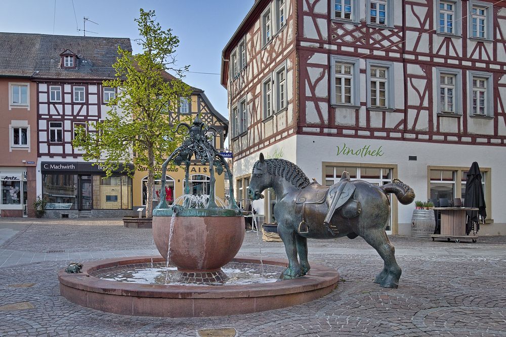 Spaziergang in Alzey an einem schönen Morgen im April Foto & Bild ...