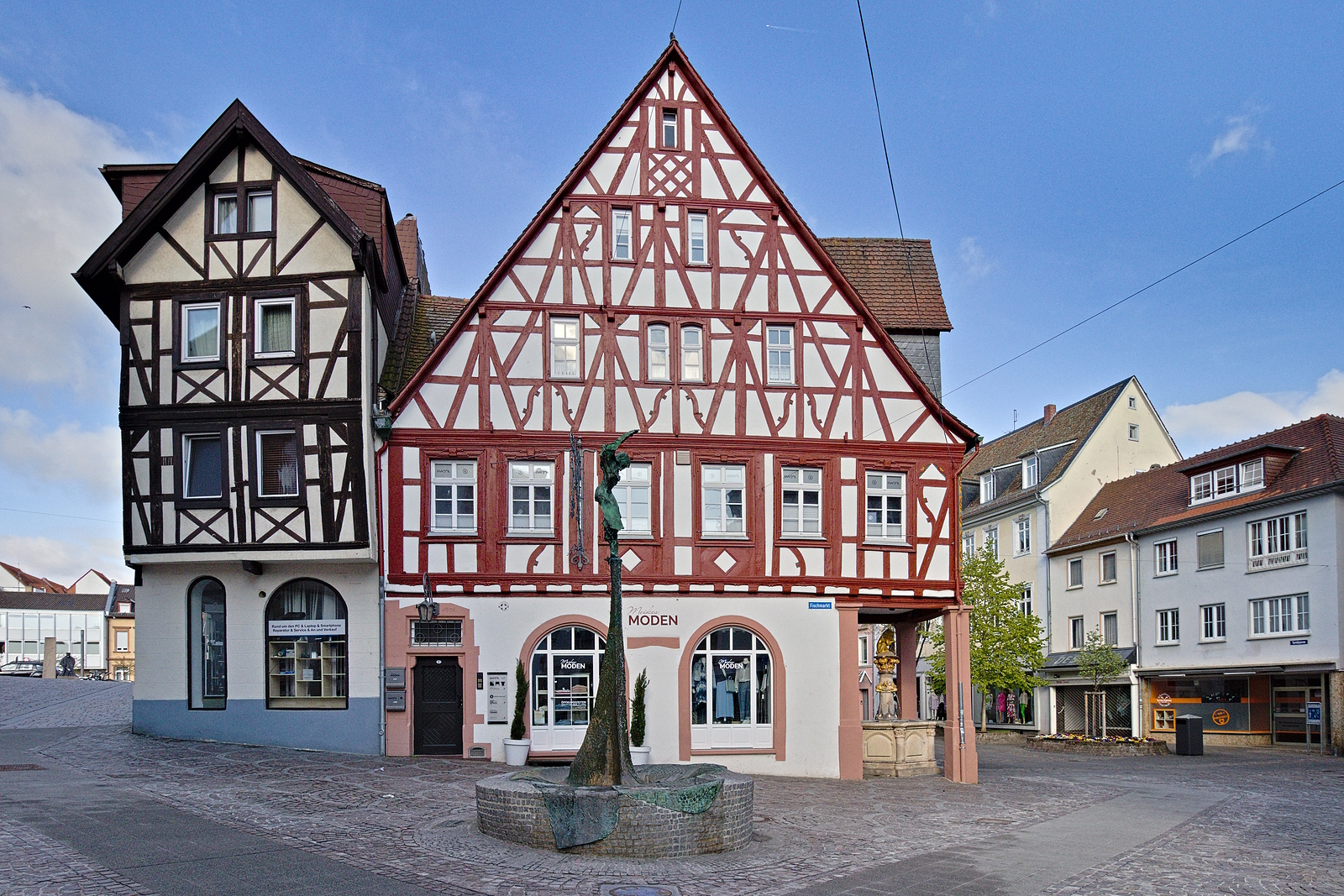 Spaziergang in Alzey an einem schönen Morgen im April Foto & Bild ...