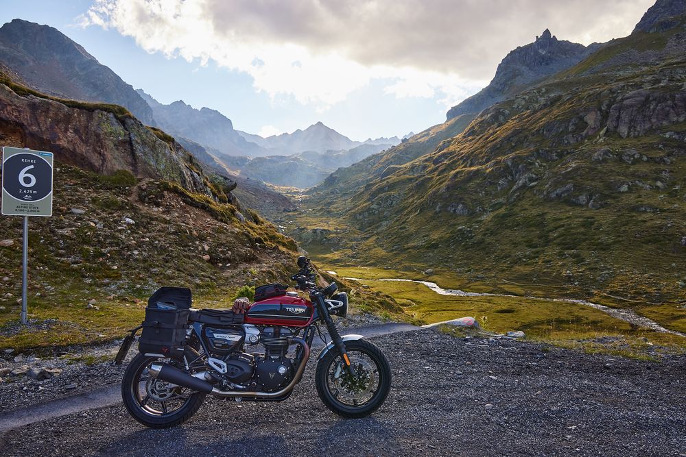 Speed Twin Foto & Bild | landschaft, natur, motorrad Bilder auf ...