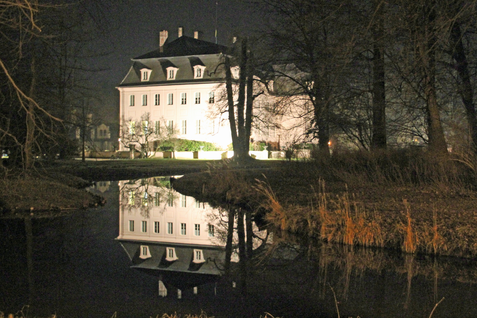 Spiegeltag: Cottbus: Schloss Branitz bei Nacht Foto & Bild | fotos ...