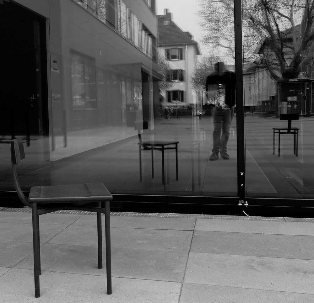 Spiegelung im Fenster Foto & Bild | erwachsene menschen, menschen in der freizeit, street ...