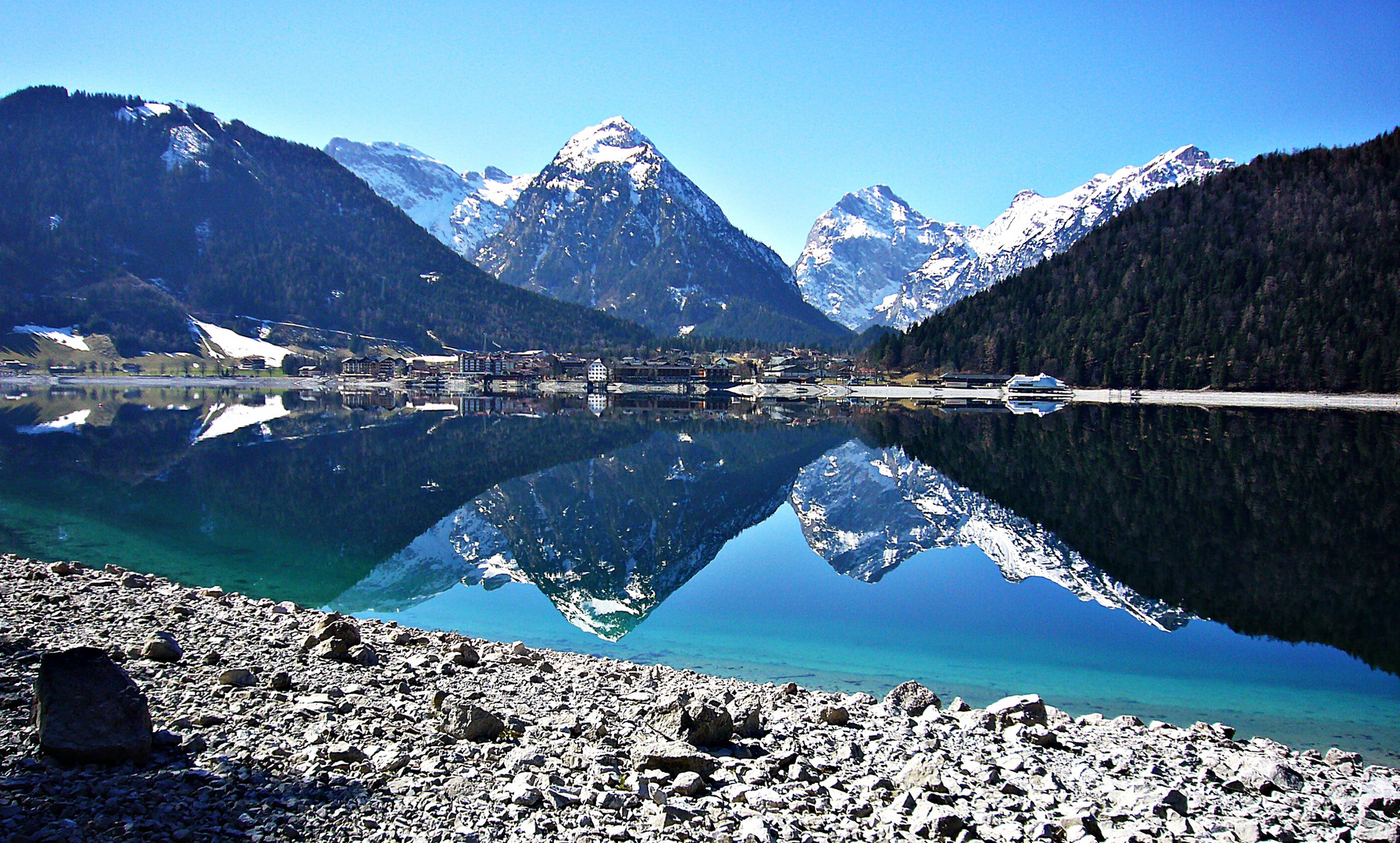 Spiegelung im See Foto & Bild | world, wasser, natur Bilder auf ... Spiegelung im See Foto & Bild | world, wasser, natur Bilder auf ...