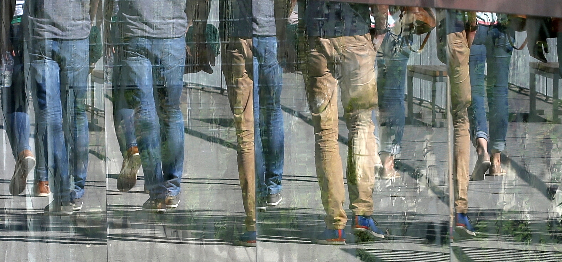 Spiegelungen Foto & Bild | street, menschen, gespiegelt Bilder auf fotocommunity