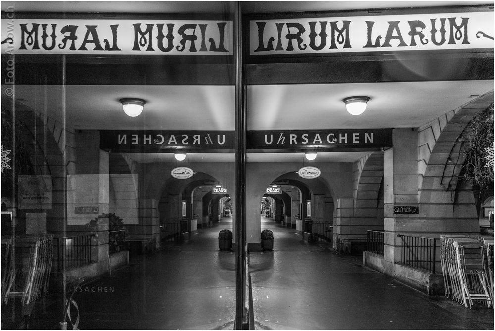 Spiegelungen in den Lauben von Bern Foto & Bild | street, world ...