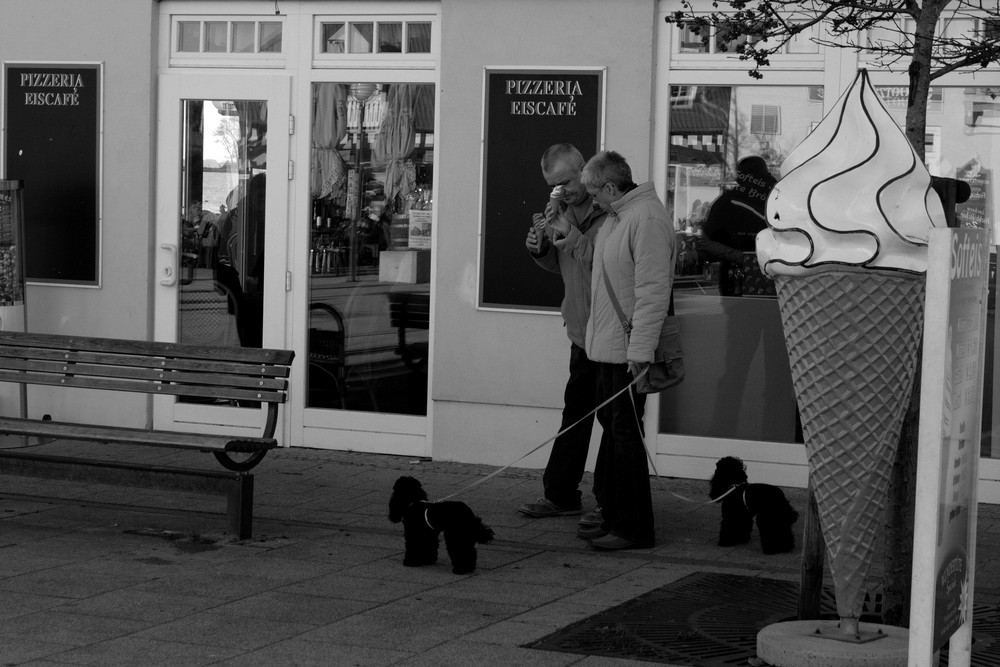 ..spiegelung..oder 3 jahre fc.... Foto & Bild | experimente, gespiegelt, menschen Bilder auf ...