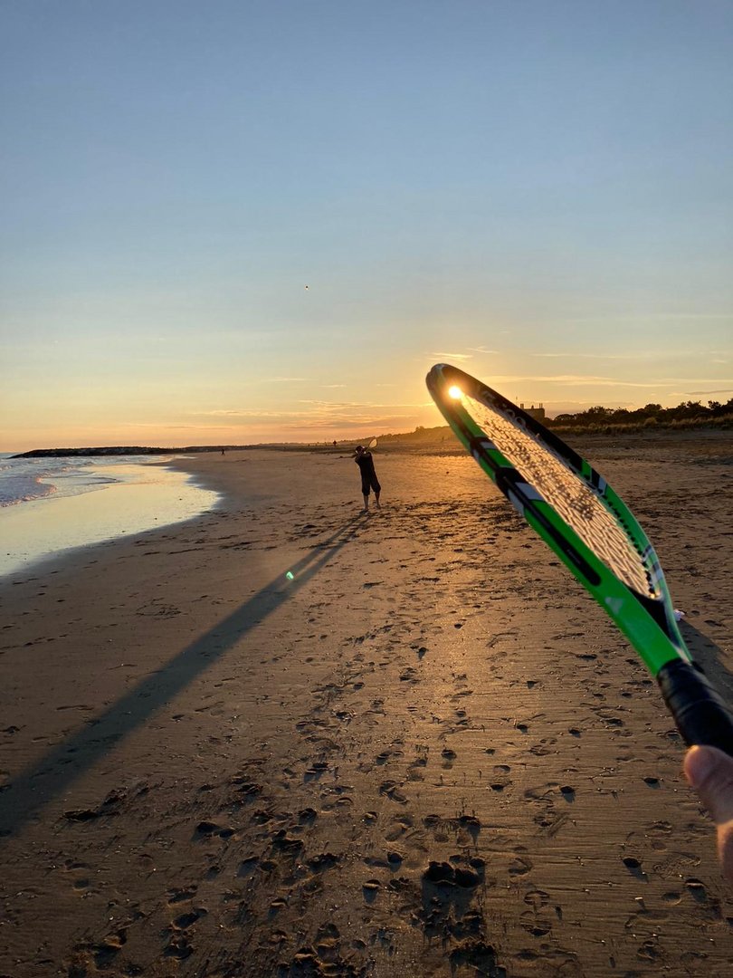 Sport am Strand im Sonnenuntergang Foto & Bild | natur-kreativ ...
