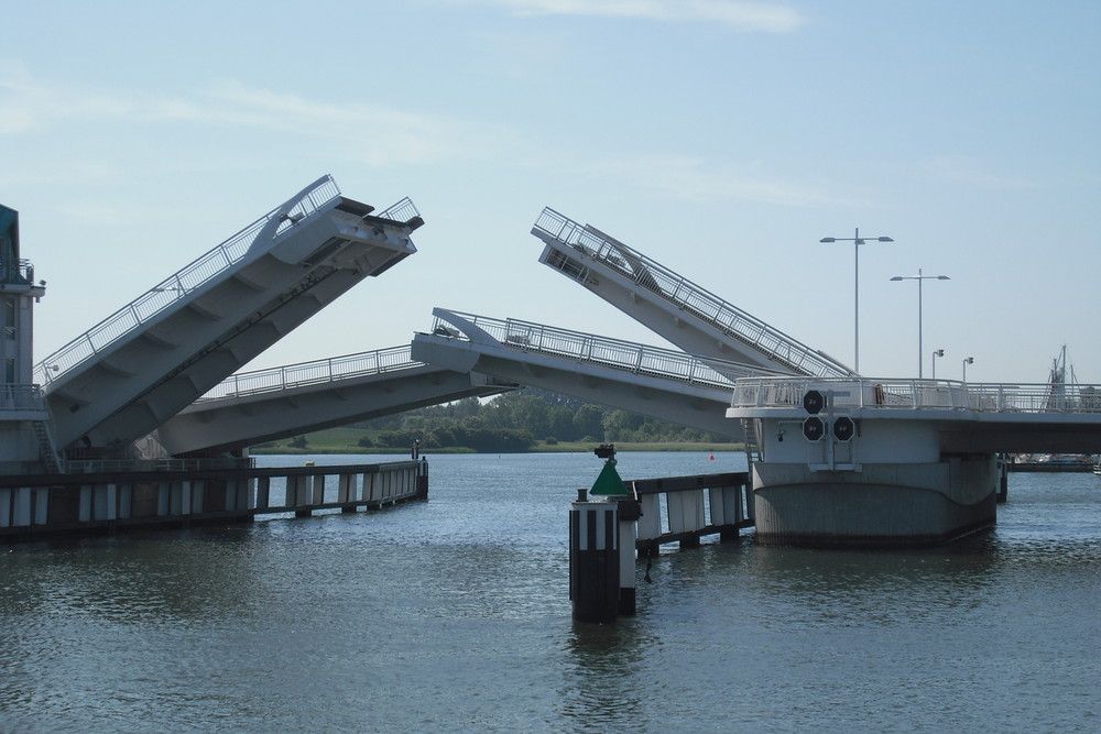 spucki Foto & Bild | architektur, straßen & brücken, brückenbauwerke ...