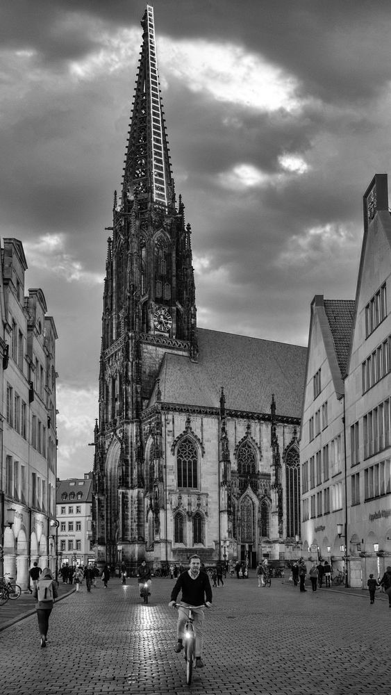 St. Lamberti Kirche, Münster Foto & Bild | münster, menschen, radfahrer ...