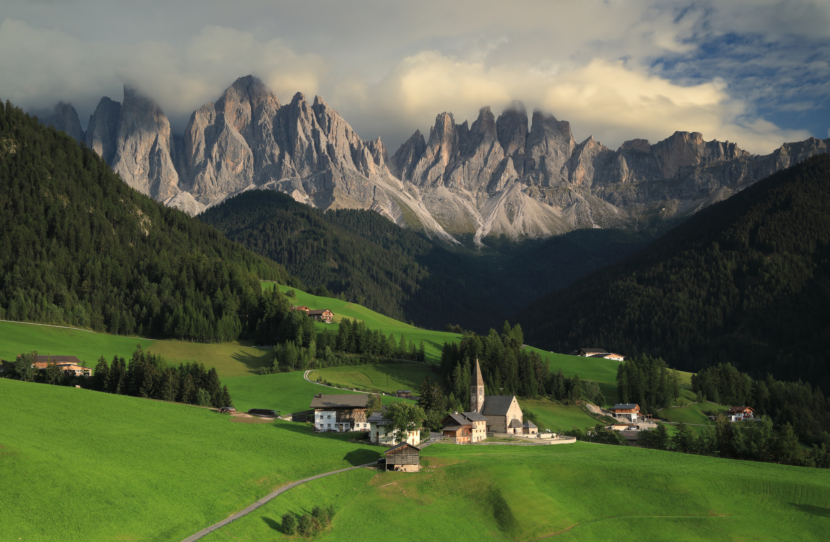 St.-Magdalena-Kirche Villnößtal Foto & Bild | urlaub, fotos, world ...