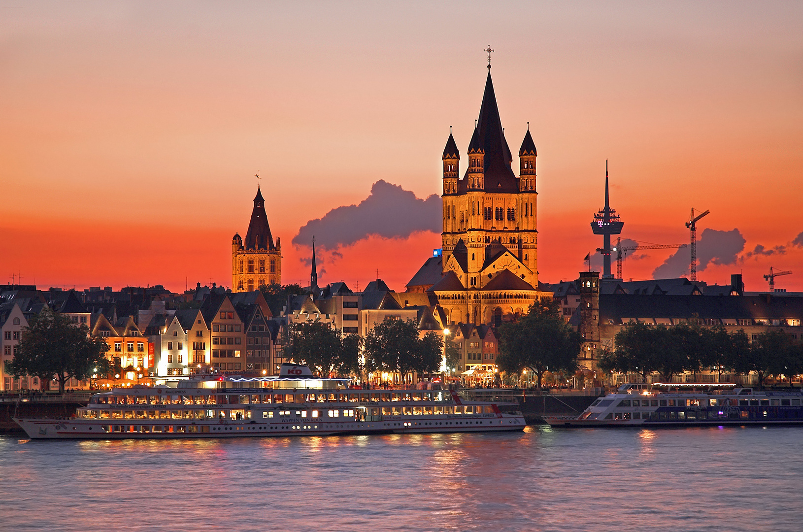 ST Martin im Abendlicht Foto & Bild | architektur, stadtlandschaft ...