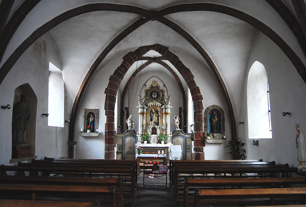 St. Nikolaus Kapelle in Vianden Foto & Bild | architektur, sakralbauten, innenansichten kirchen ...