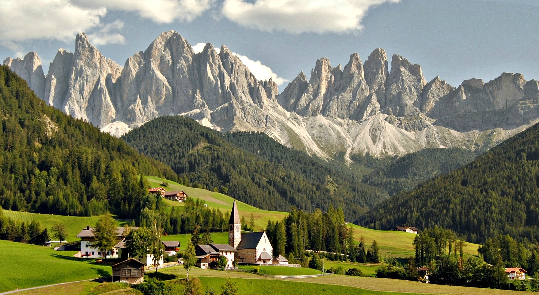 S.ta Maddalena di Funes e le Odle Foto % Immagini| paesaggi, montagna ...