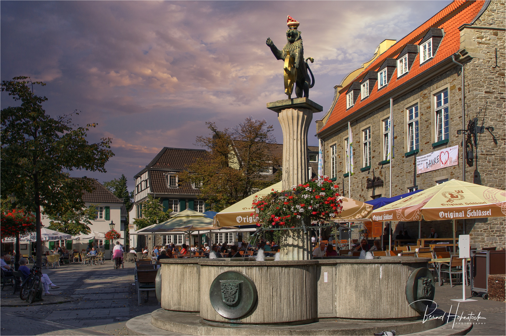Ratingen SarwishLeeon ratingen-sarwishleeon