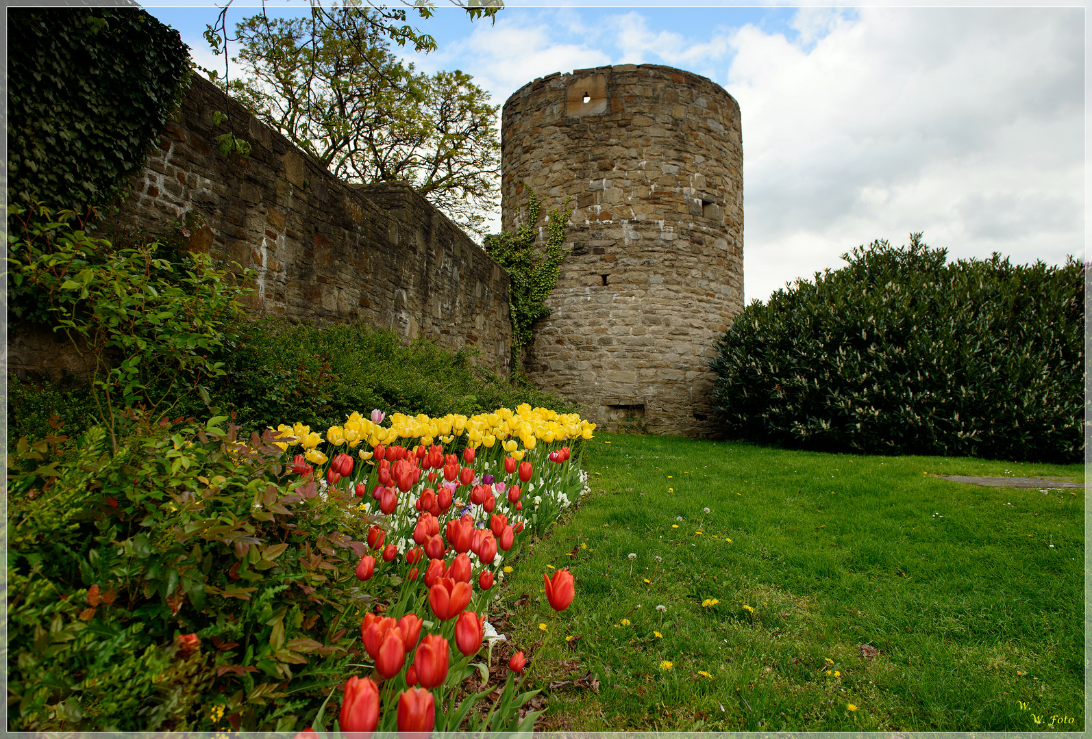 Stadtmauer Hattingen Foto & Bild | natur, stadt, stadtmauer Bilder auf ...