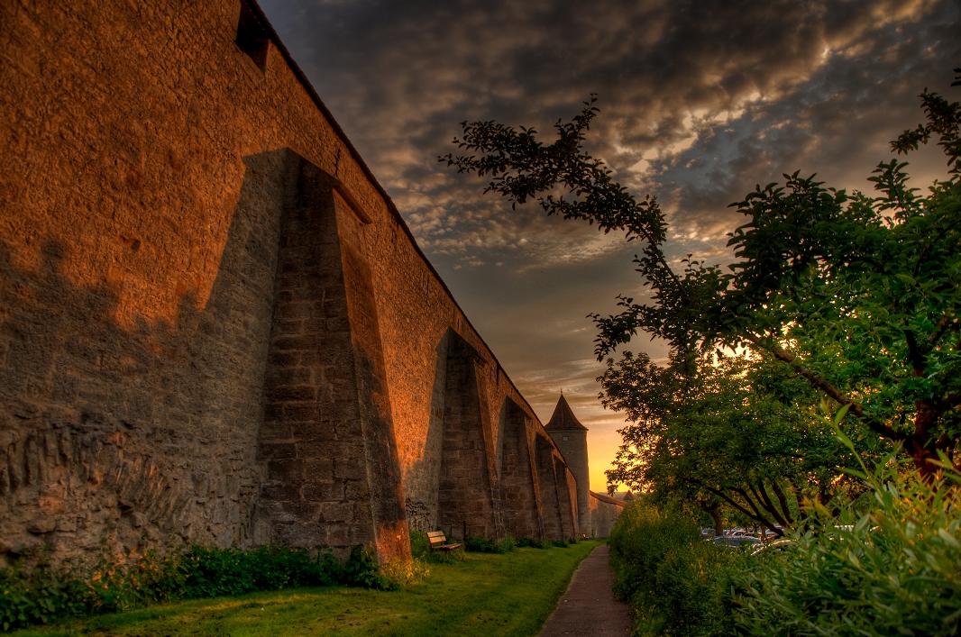 Stadtmauer Rothenburg ob der Tauber Foto & Bild | bearbeitungs ...