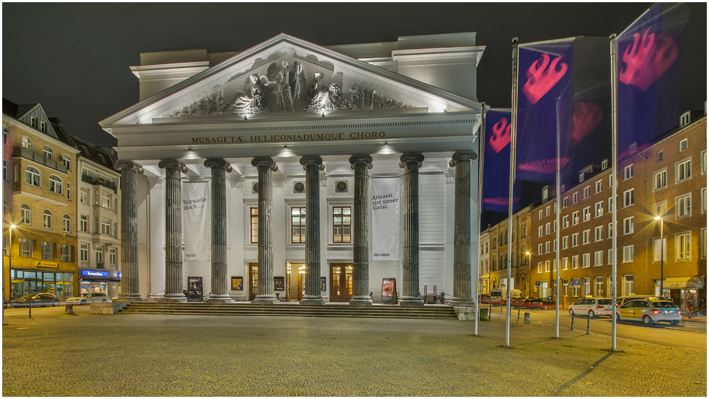 Stadttheater Aachen Foto & Bild | architektur, architektur bei nacht, nachtaufnahme Bilder auf ...