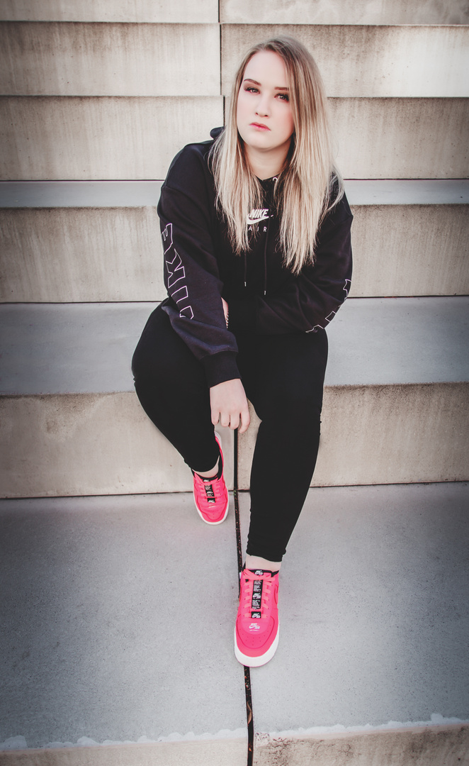 Stairs Foto & Bild | portrait, streetfotografie mit menschen, portrait frauen Bilder auf ...