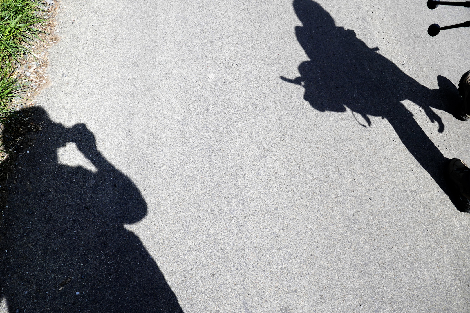 Stalking Foto & Bild | spezial, schatten, monochrome Bilder auf ...