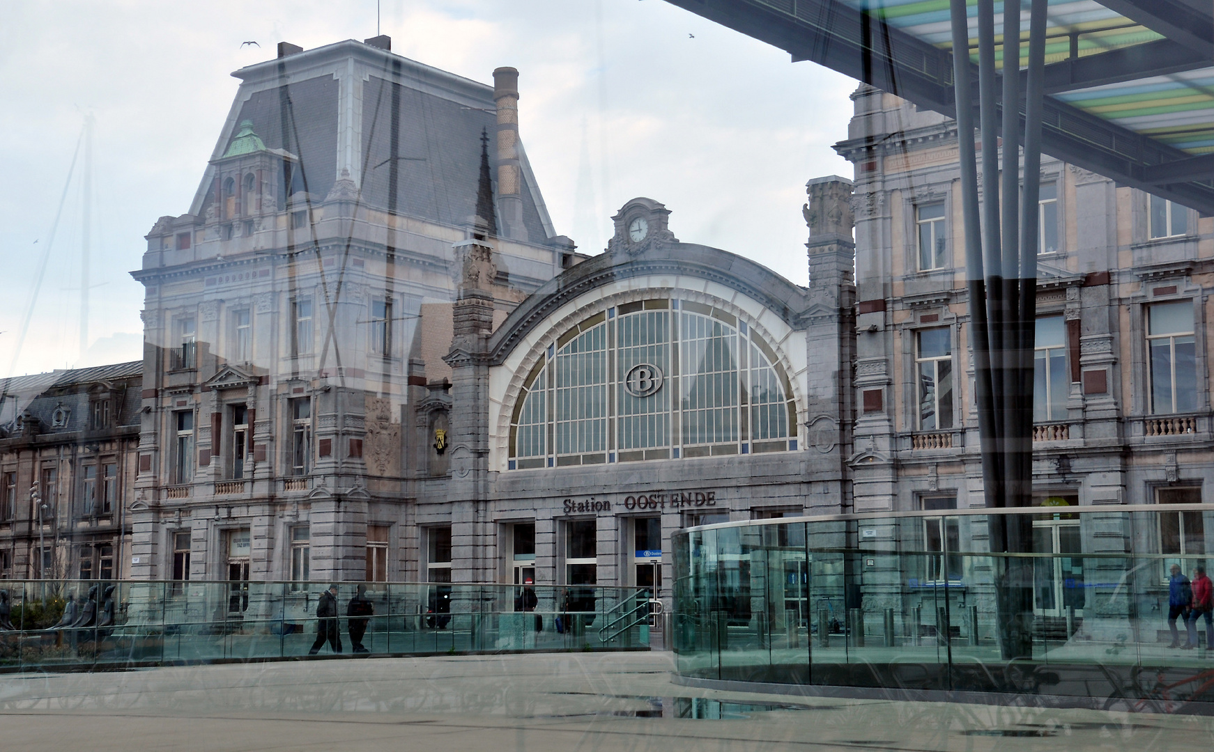 Station OOSTENDE Foto & Bild | world, bahnhof, spiegel Bilder auf ...