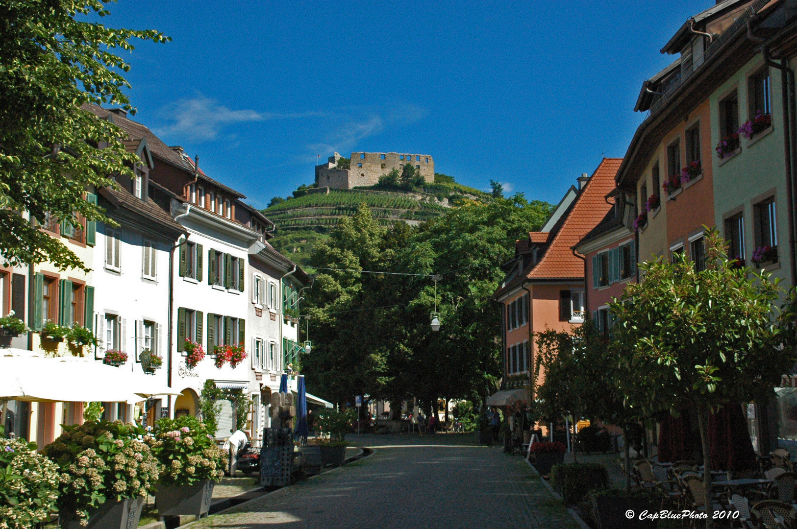 Staufen im Breisgau mit Blick zum Schloßberg Foto & Bild | deutschland ...