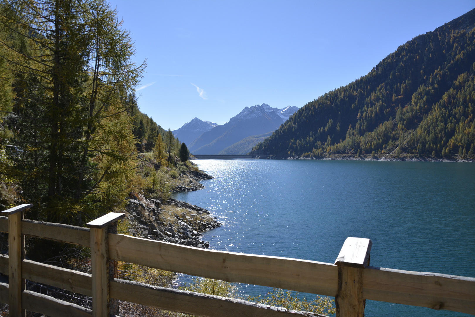 Stausee Foto & Bild | zaun, natur, herbst Bilder auf fotocommunity