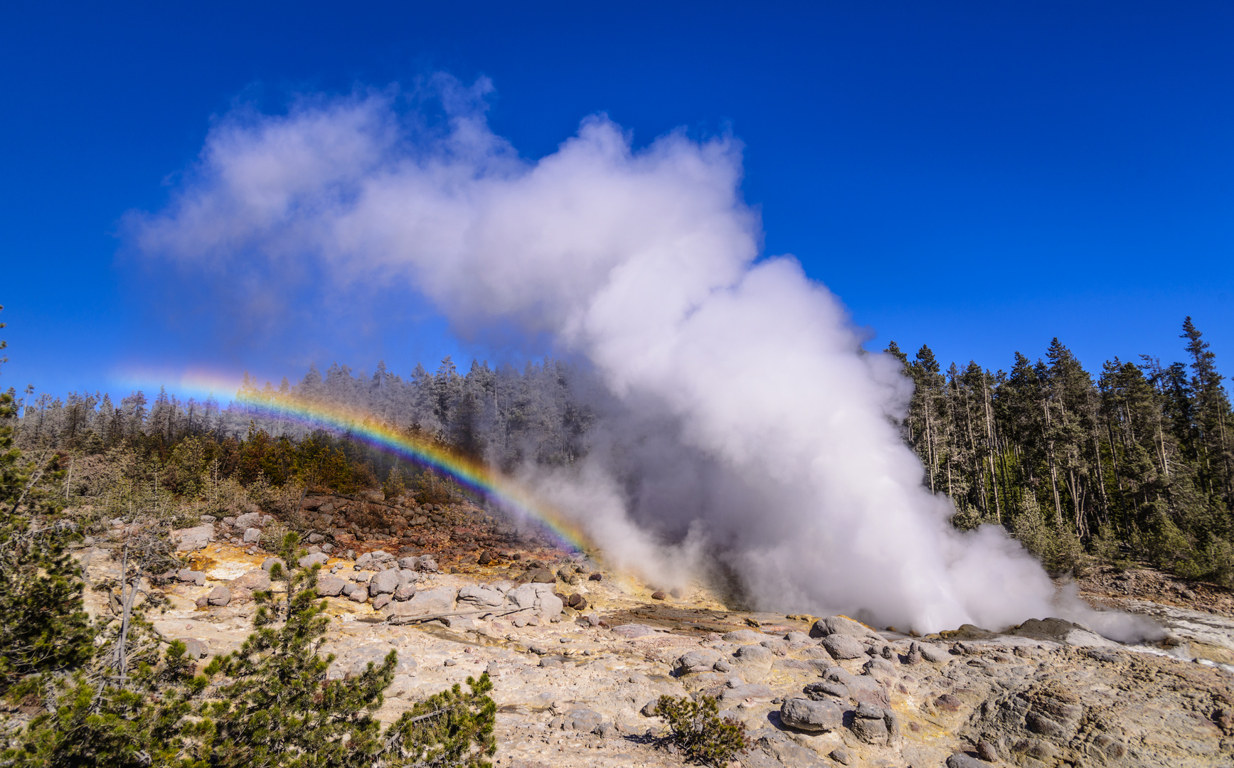 Steamboat Geyser, Yellowstone NP, Wyoming, USA Foto & Bild | himmel ...