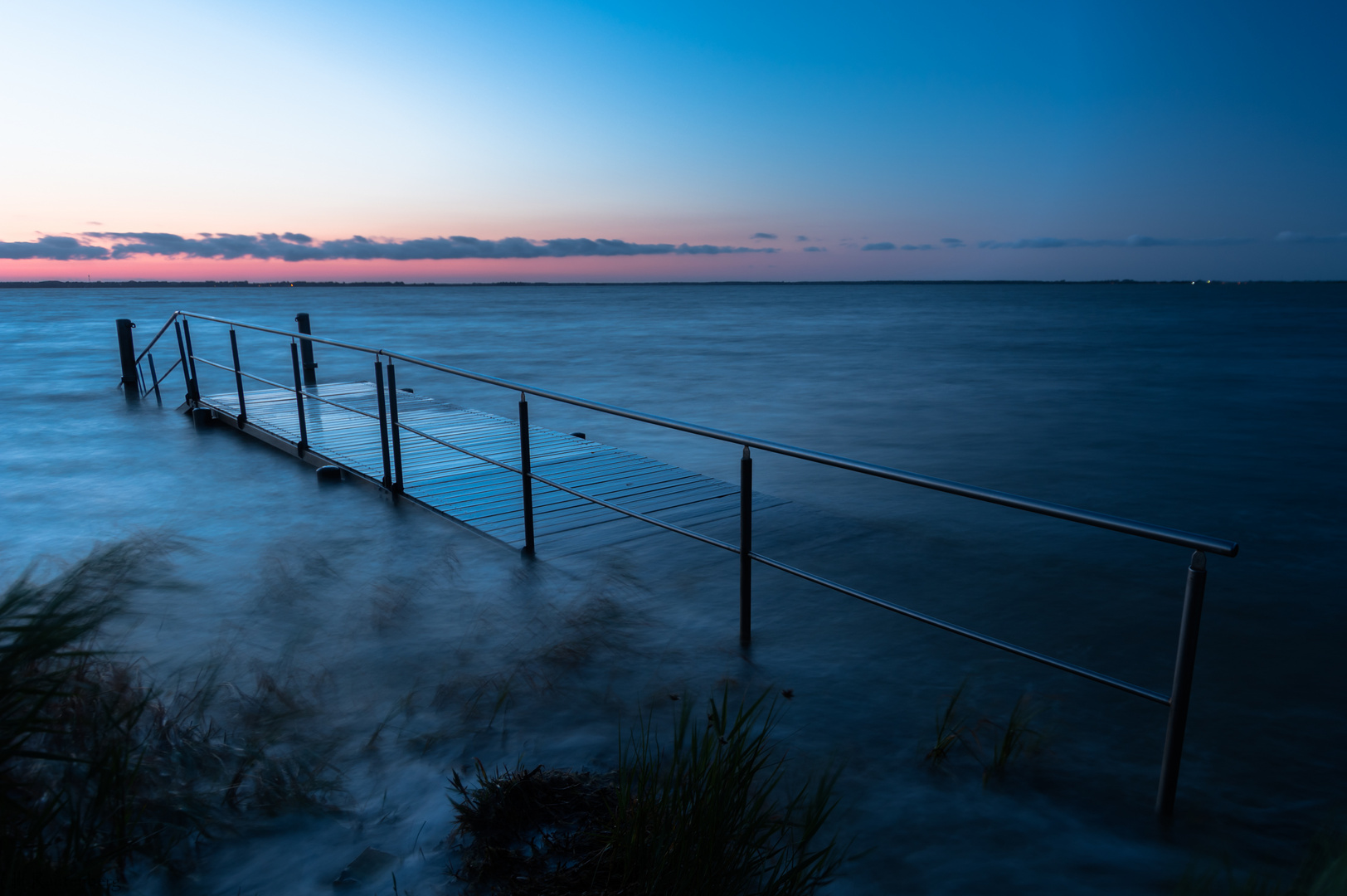 Steg zur blauen Stunde! Foto & Bild | deutschland, europe, mecklenburg- vorpommern Bilder auf ...