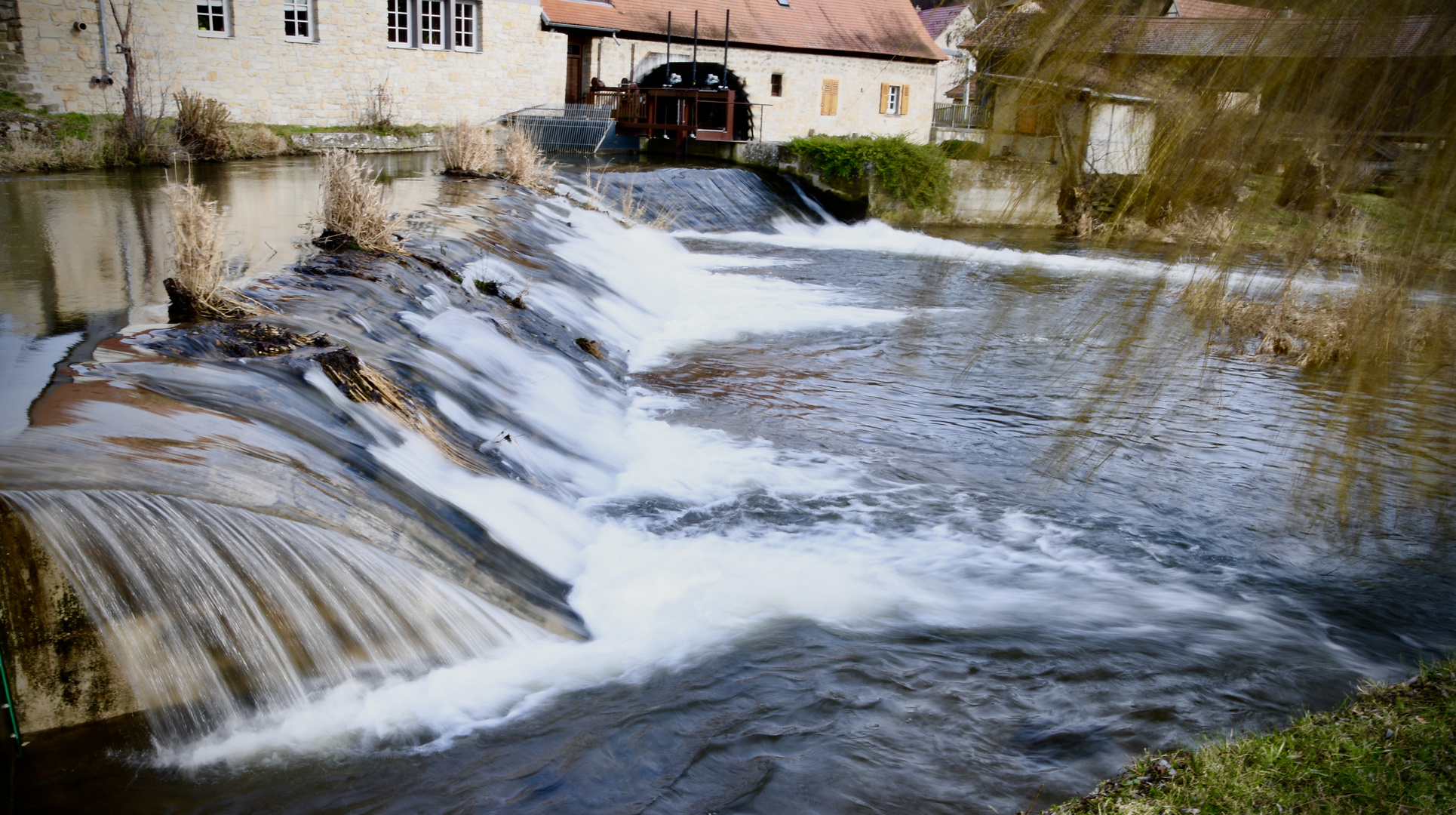 Stehendes Wehr... Foto & Bild | natur, landschaft, fluss Bilder auf ...