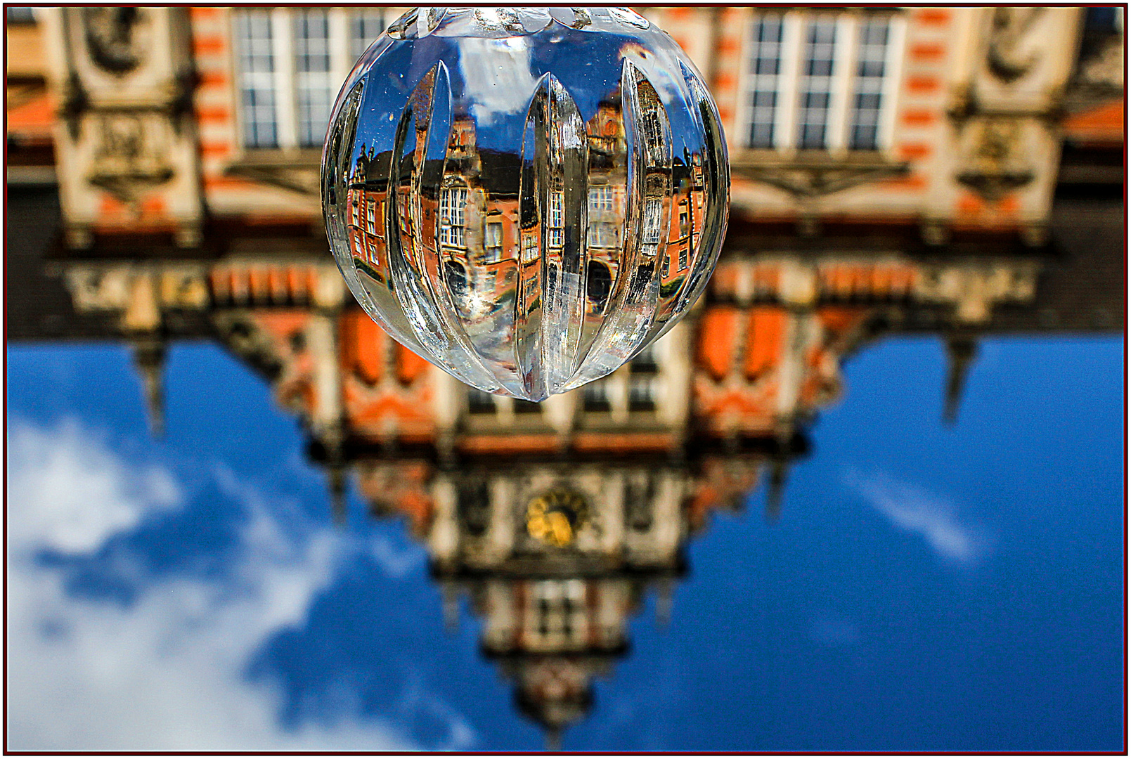 Steht der Giebel auf dem Kopf ... Foto & Bild | spezial, experiment, abstrakt Bilder auf ...