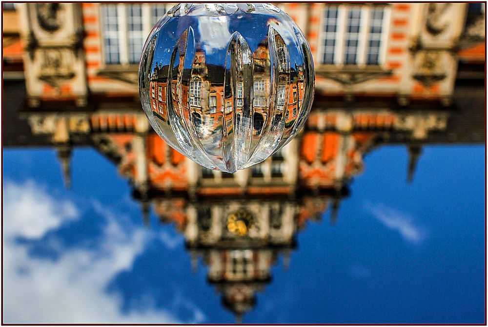 Steht der Giebel auf dem Kopf ... Foto & Bild | spezial, experiment, abstrakt Bilder auf ...