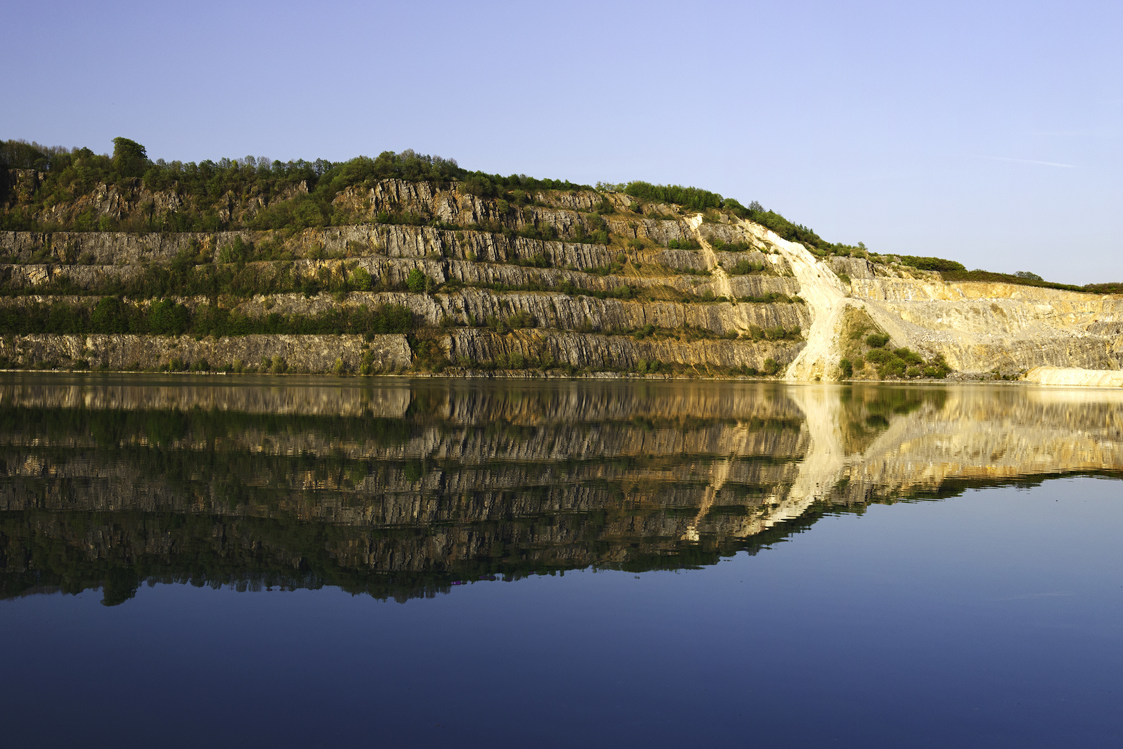 Steinbruch Foto & Bild | landschaft, projekte, bach, fluss & see Bilder ...