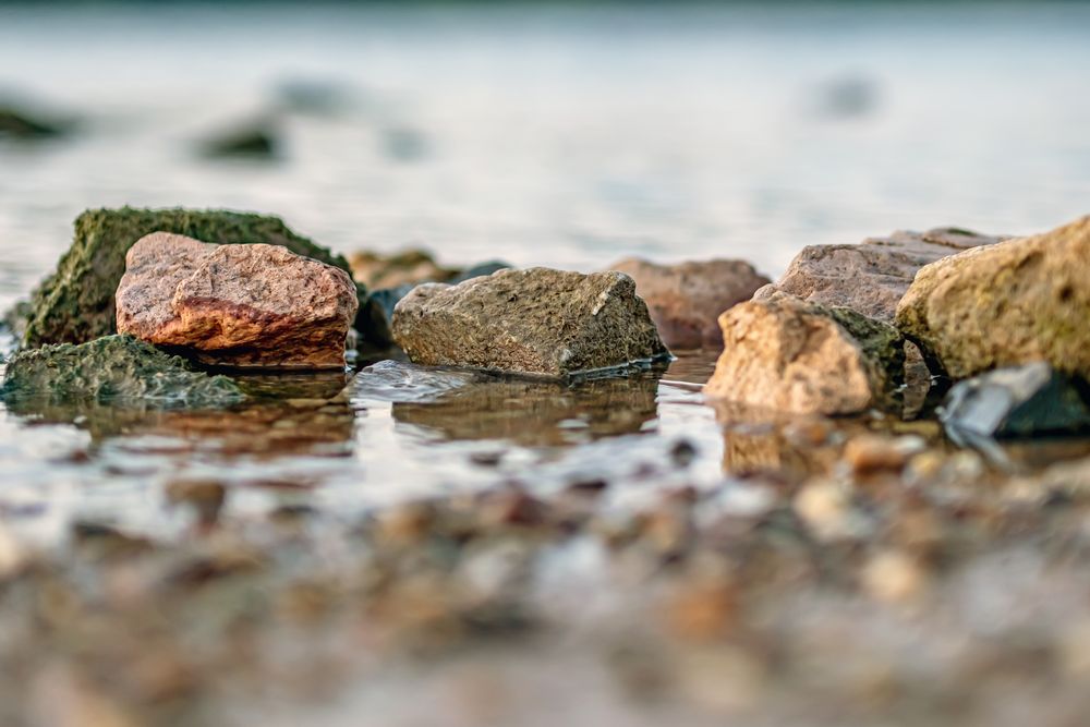 Steine im Rhein Foto & Bild | landschaft, sonstiges, steine ...