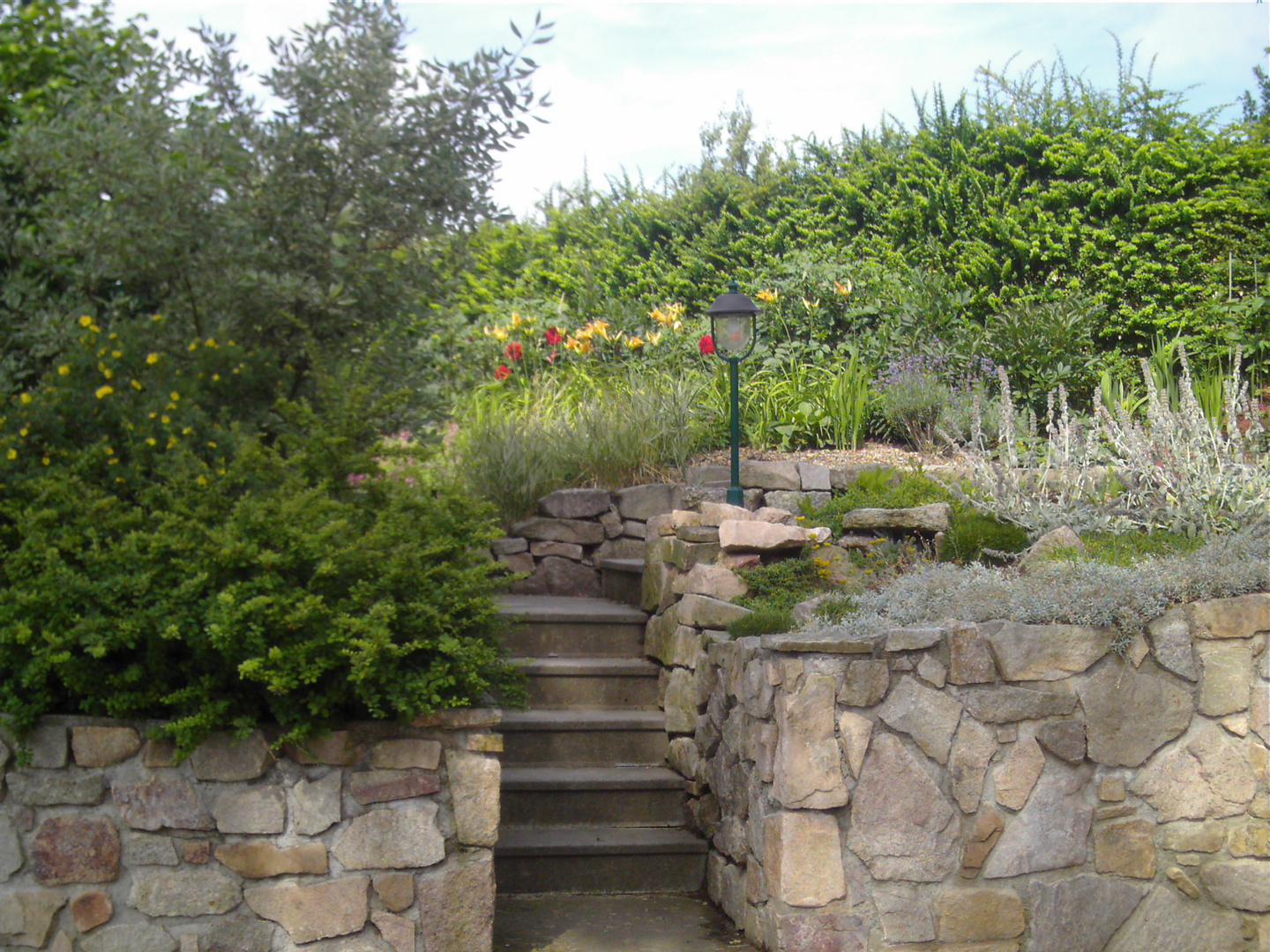 "steiniger Aufstieg" Foto & Bild | stillleben, motive Bilder auf ...