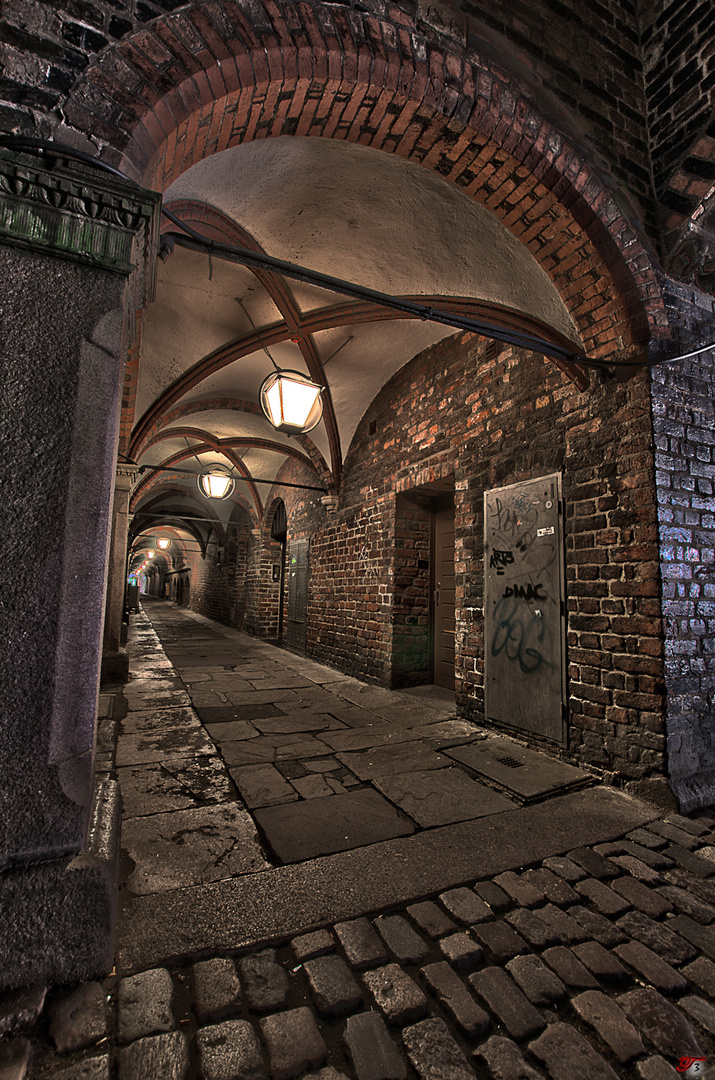 Steiniger Weg Foto & Bild | architektur, architektur bei nacht, night ...