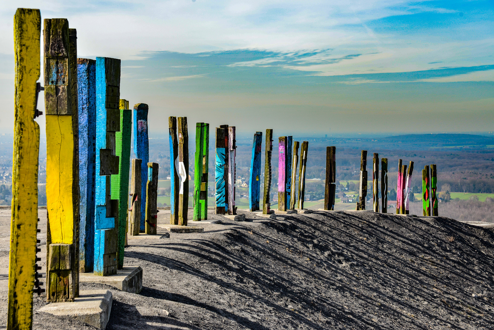 Stelen auf der Halde Haniel in Bottrop Foto & Bild | spezial, kunst ...