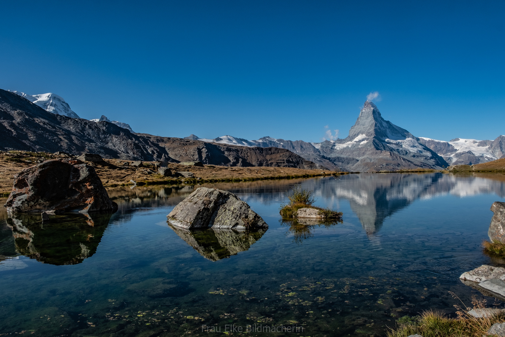 Stellisee mit Blick aufs Matterhorn Foto & Bild | outdoor, himmel ...
