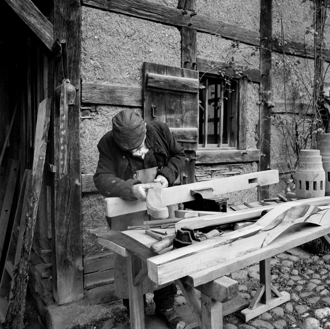 Stellmacher - Freilichtmuseum Kommern Foto & Bild | holz, menschen ...