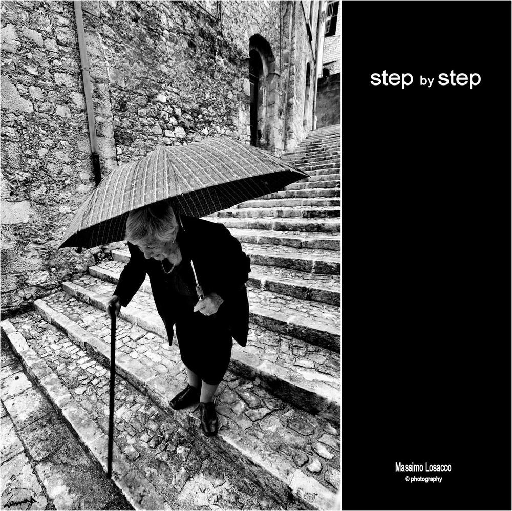 step by step Foto % Immagini| street photography, bianconero b&w, italy ...