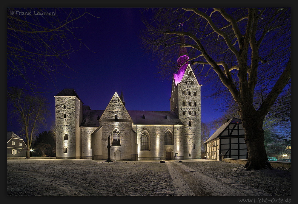 Stiftskirche in Geseke Foto & Bild | architektur, architektur bei nacht ...