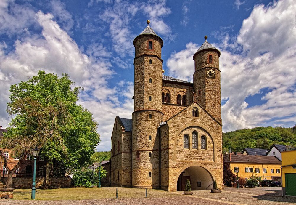 Stiftskirche St. Chrysanthus u. Daria Foto & Bild | architektur, deutschland, europe Bilder auf ...