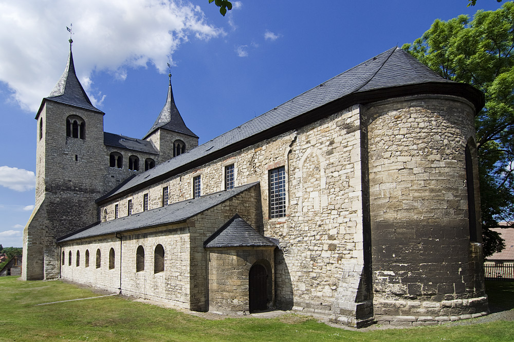 Stiftskirche St. Cyriakus in Frose Foto & Bild | architektur ...